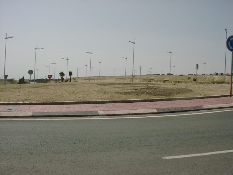 Diseño de una rotonda de acceso a una urbanización