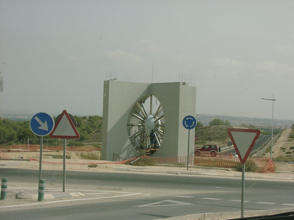 Diseño de una rotonda de acceso a una urbanización